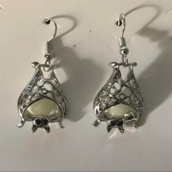 Jewelry | Glowing Bat Hanging Upside Down Lacey Mesh Lattice Wing ...